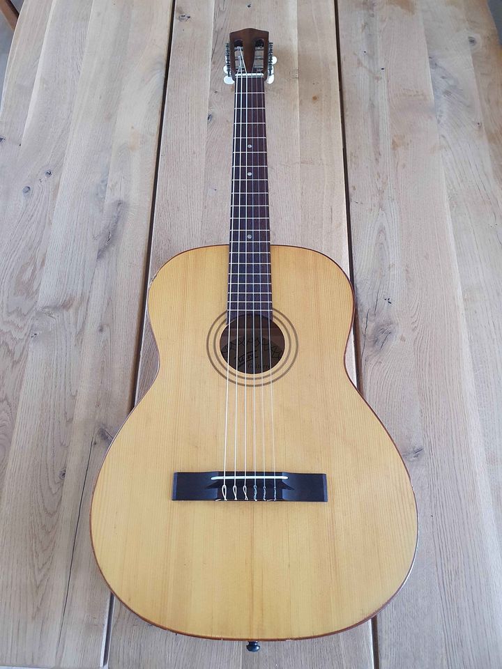 Klira Kessler-boy - Guitargaragen