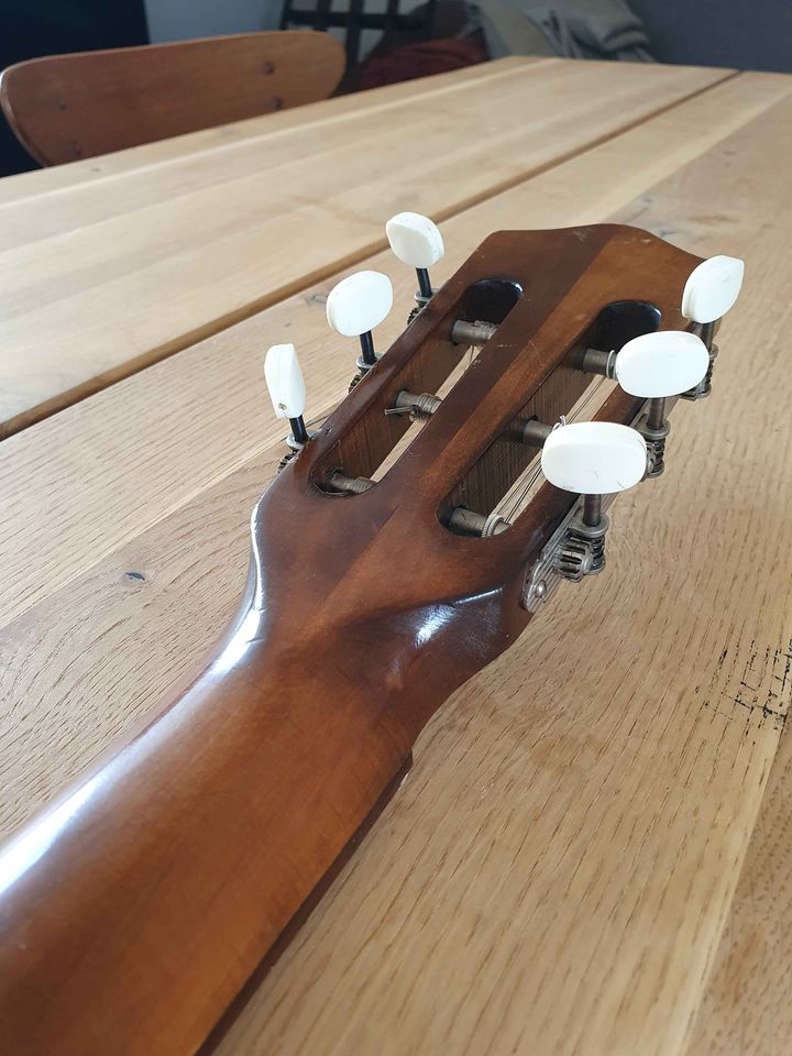 Klira Kessler-boy - Guitargaragen